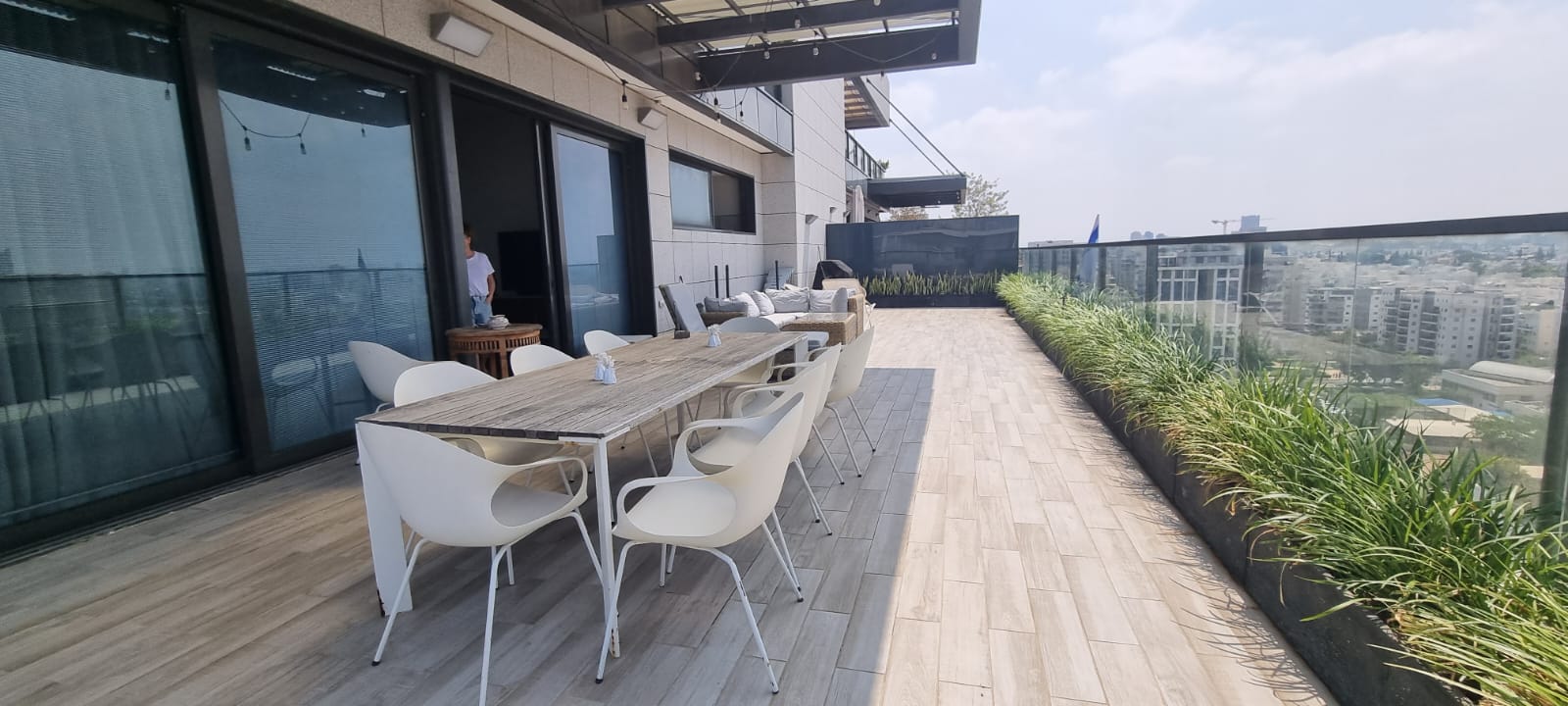 Neve Gan Ramat Hasharon 5 room penthouse for rent - Raz Luxury Real Estate
